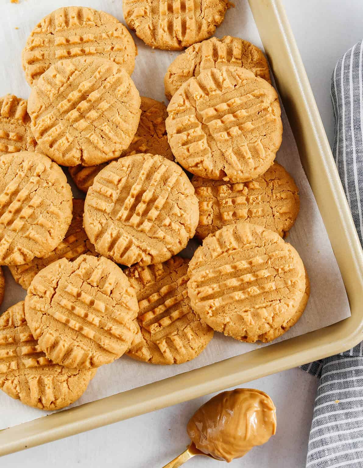 The BEST 5-Ingredient Peanut Butter Cookies Recipe - Eat Yourself Skinny