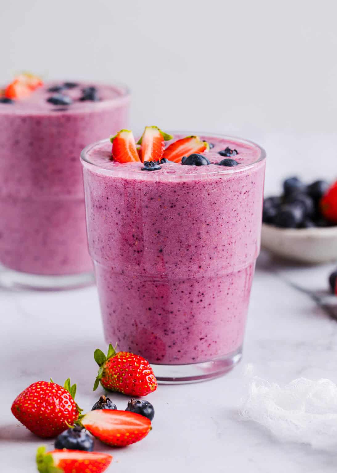 The Perfect Mixed Berry Smoothie - Eat Yourself Skinny